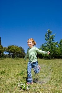 A los 15 meses el bebé trepa y corre | Cuidado Infantil
